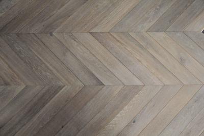 China Smoked White Oiled Oak Chevron Engineered Wood Flooring 510 X 90 X 14MM for sale