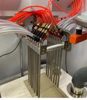 China 1.5KW Automated Powder Feed Center For Powder Clean And Change for sale