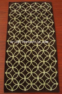China Yarn Dyed Bath Towel 70x140cm GSM 350-600 Premium Cotton for sale