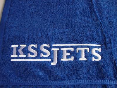 China Luxury Hotel Spa Bath Towel 100% Cotton 500 GSM Hand Beach Shower Towel with Logo for sale