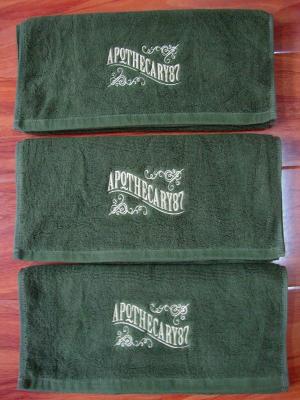 China 100% Cotton Hotel Bath Towel 400GSM Embroidery Logo Custom Size 30x60cm for sale