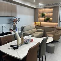 China Smart Capsule Prefabricated House with Intelligent System - 15,000 sqm Factory, 200+ Monthly Capacity for sale