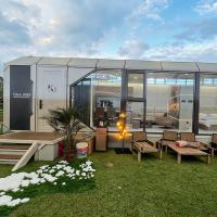 China Luxury 40ft Container Home Prefab Steel Modular Capsule House for Hotel Office Use for sale