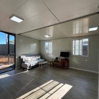 China Fullking Expandable Container House - Modular Prefab Home with 1-4 Bedrooms, Wind Resistance Level 11 for sale