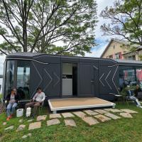 China Luxury 40ft Container Home Prefab Steel Modular Capsule House for Hotel Office Use for sale