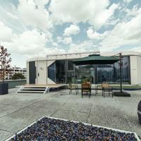 China FULL KING Capsule Homestay Container House Steel Frame CE ISO Customizable Single Double for sale
