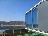 China Customized Capsule House Portable Sleeping Cabin For Seaside Hotel for sale