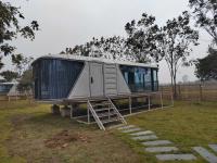 China Galvanized Steel Frame Capsule Cabin House with Smart Control System and Modular Design for Easy Installation for sale