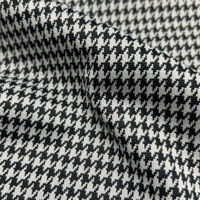 China Polyester Spandex Yard Dyed Jacquard Fabric 265gsm 155cm for Fashion Garment for sale