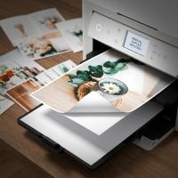 China Coated Inkjet Adhesive Paper 135g A4 A3 Adhesive Glossy Paper High Resolution for sale