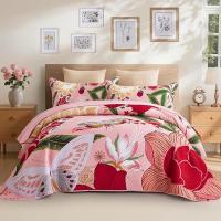 China Pink Boho Floral Microfiber Quilt Set Twin Queen King Lightweight All Season Bedspread Coverlet for sale