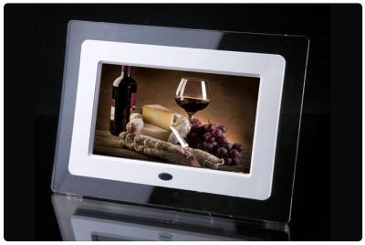 China 7 Inch IPS Screen High Resolution Digital Photo Frame 250-300cd/m2 Brightness for sale