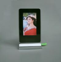 China Battery Operated Inch 350-400cd/m2 LCD Digital Photo Frame for sale