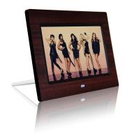 China 7 Inch Wooden Wedding Anniversary Electronic Photo Frames 110V-240V 50/60HZ for sale