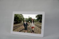 China 14 Inch 16:10 Portable Digital Picture Frame With Video Loop Play 1280*800 for sale