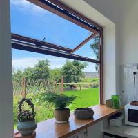 China Modern Folding Window Aluminum Alloy Frame Stainless Steel Screen Netting UV Protection Soundproof Features 5+ Year Warranty for sale