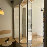 China Professional Modern Kitchen Stainless Steel Screen Aluminum Alloy Frame Soundproof Folding Windows 5-Year Warranty for Window for sale