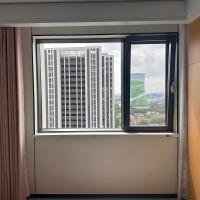 China Aluminum Construction for Durability High Performance Aluminum Tilting and Rotating Window Doors windows Aluminium Accessories for sale
