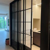 China Hurricane Impact Aluminum Exterior French Doors and Windows Fabrication Machinery for Courtyard School Warehouse for sale