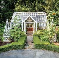 China Victorian Style Greenhouse with Durable Construction and Elegant Design for Gardens and Conservatories for sale