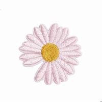 China Custom Embroidered Daisy Iron On Patches Merrow Border 100 PCS MOQ Custom Logo for sale
