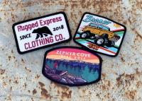 China Custom Dye Sublimation Heat Transfer Patch 100pcs MOQ Shrink Proof for T Shirt Logo for sale