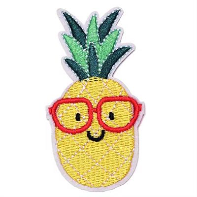 China Custom Iron On Embroidered Patches 100% Made for Clothing MOQ 100 for sale
