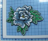 China Custom Iron On Twill Flower Embroidered Patches Merrow Border 100 PCS MOQ for sale