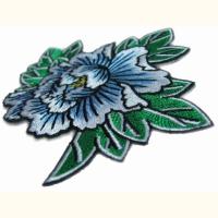 China Custom Iron On Twill Flower Embroidered Patches Merrow Border 100 PCS MOQ for sale
