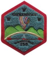 China Custom Heat Pressed Chenille Sports Patches Merrowed Border 300 DPI for sale