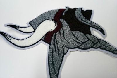China Custom Heat Cut Border Chenille Patches Embossed Logo Decorate T-shirt 100pcs MOQ for sale