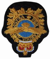 China Custom Embroidered Iron On Patches Twill Fabric Merrow Border 9 Colors 50pcs for sale
