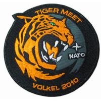 China Custom Round Embroidery Patches Iron On Heat Cut Border 12C for Clothing for sale