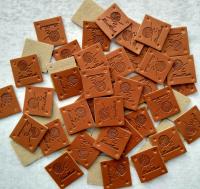 China Custom Square PU Faux Leather Labels Tags 100pcs for Sewing Crocheting Knitting for sale