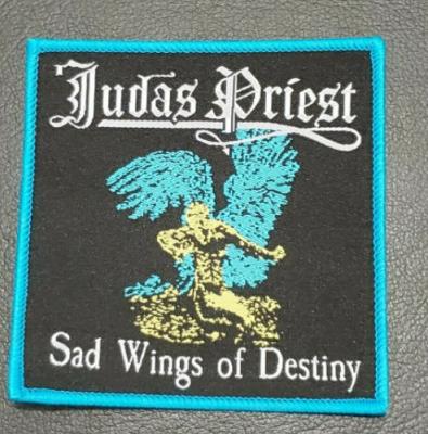 China Custom Woven Patches PMS Color Polyester Yarn Iron On Backing 100 Pcs MOQ for sale
