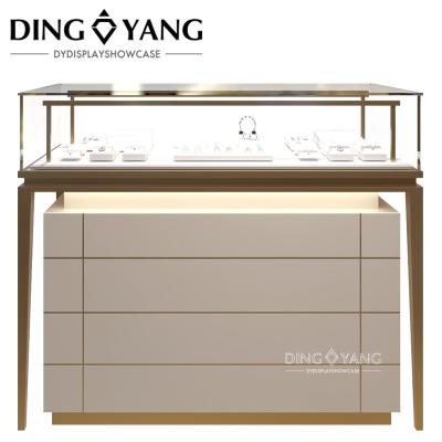 China Modern Fashion Rectangle Shape Glass Jewelry Display Showcase For Jewelry Display for sale