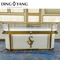 China Super White Tempered Glass Jewellery Shop Showcase With Low Power Consumption Lights for sale