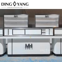 China Fashion Black White Retail Shop Jewelry Counter Beautiful Appearance Strong And Survivabl for sale