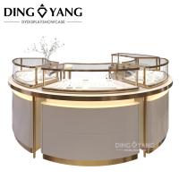 China Fashion Curve Jewellery Display Showcases Beautiful Firm Structure With Highly Transparent Tempered Glass for sale