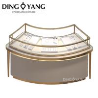 China Modern Fashion Style Round Jewelry Shop Showcase No Installation With Low Power Consumption Lights for sale