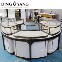 China Modern Fashion Style Round Jewelry Store Showcase No Installation With Low Power Consumption Lights for sale