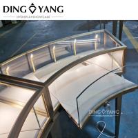 China Modern Fashion Style Luxury Lockable Lighting LED Jewelry Showcase No Installation for sale