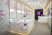 China Attractive Pule White Jewellery Showcases Display With Customize Logo for sale