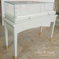 China Simple Beautiful Jewelry Showcase Display With High - End Led Light for sale