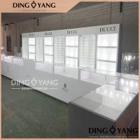 China Beauty Simplicity Glossy White Jewelry Showcase Lights Installed Locks Installed for sale