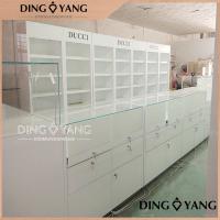 China Beauty Simplicity Glossy White Jewelry Showcase Lights Installed Locks Installed for sale