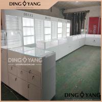 China Beauty Simplicity Glossy White Jewelry Showcase Lights Installed Locks Installed for sale
