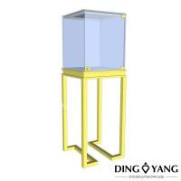 China Lockable 450X450X1350MM Jewelry Store Display Cases for sale