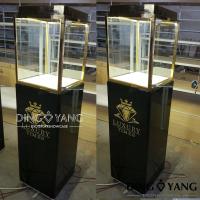 China Lockable 450x450x1350mm Museum Display Cabinets for sale