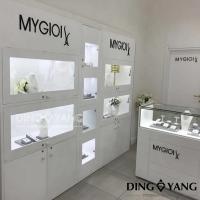 China Light Installed Glass Custom Made Showroom Display Cases for sale